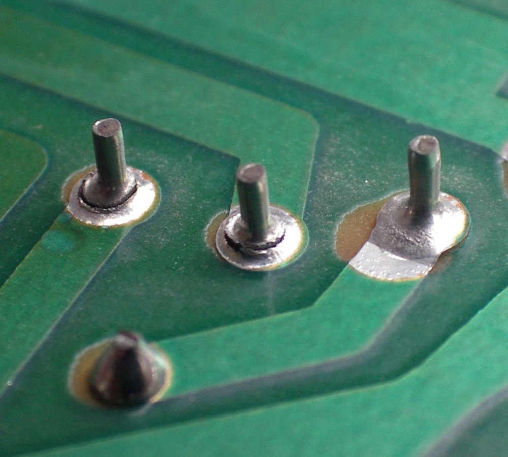 Guide Pratique : Comment Détecter et Réparer un Composant Électronique ...
